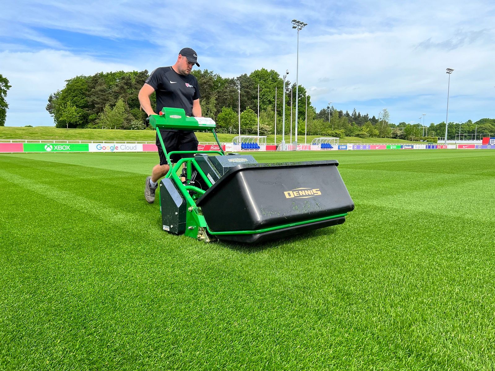 Dennis ES-Verticut TT Mower | AllMachines