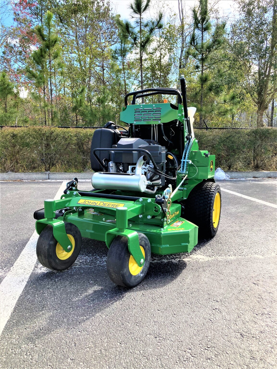 John Deere Q820E Mower | AllMachines