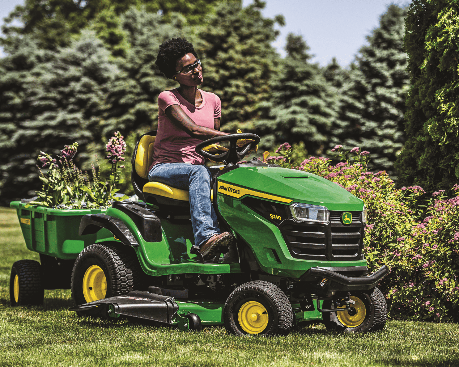 John Deere S240, 48-in. Deck Mower | AllMachines