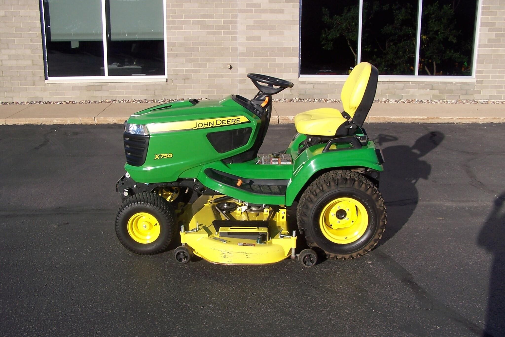 John Deere X750 Mower | AllMachines