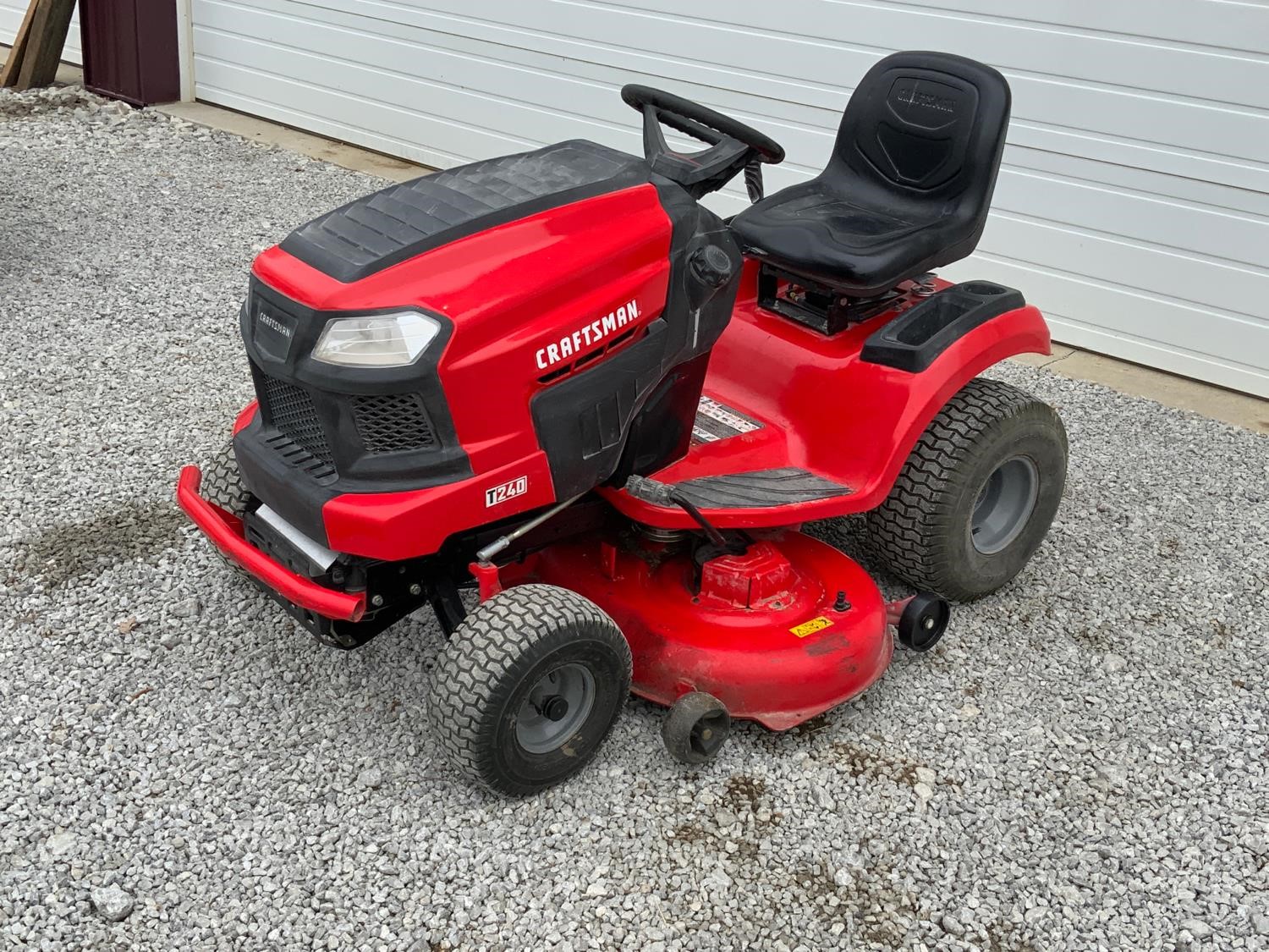 Craftsman 46-in Hydrostatic TURN TIGHT Riding Mower (T240)